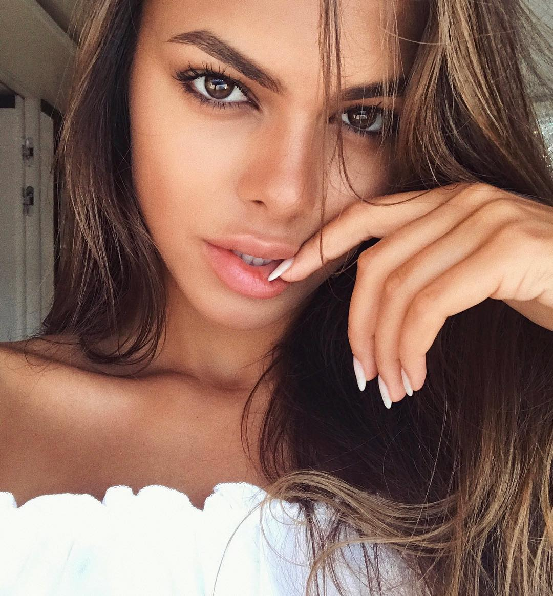 Viki Odintcova Owns Instagram – Heyman Hustle