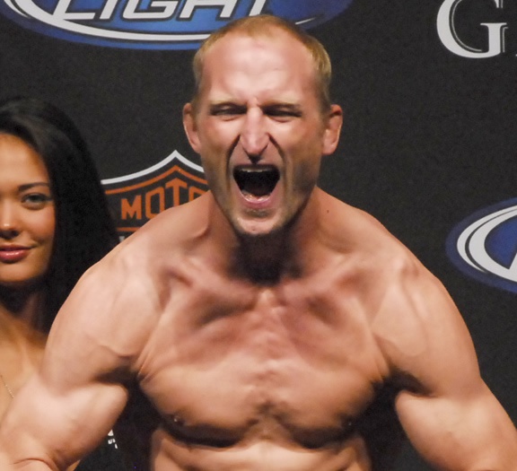 UFC 106 Prelim Preview – Heyman Hustle